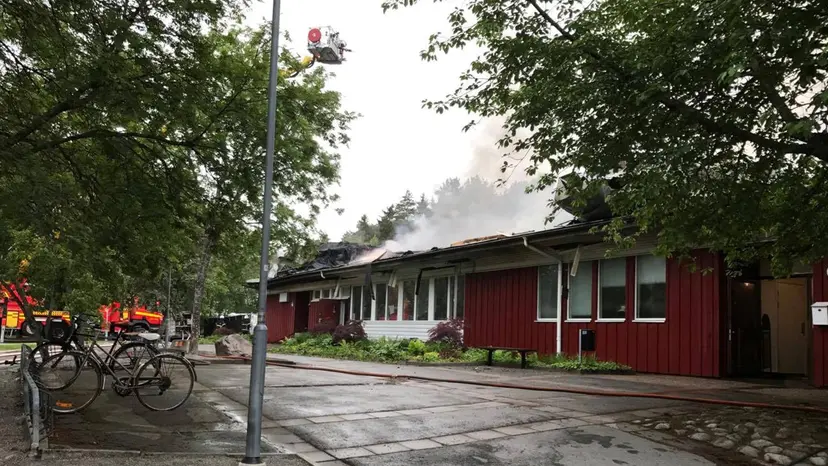 Badet på Råby byggs upp – men vem ska äga det? | Sveriges Radio