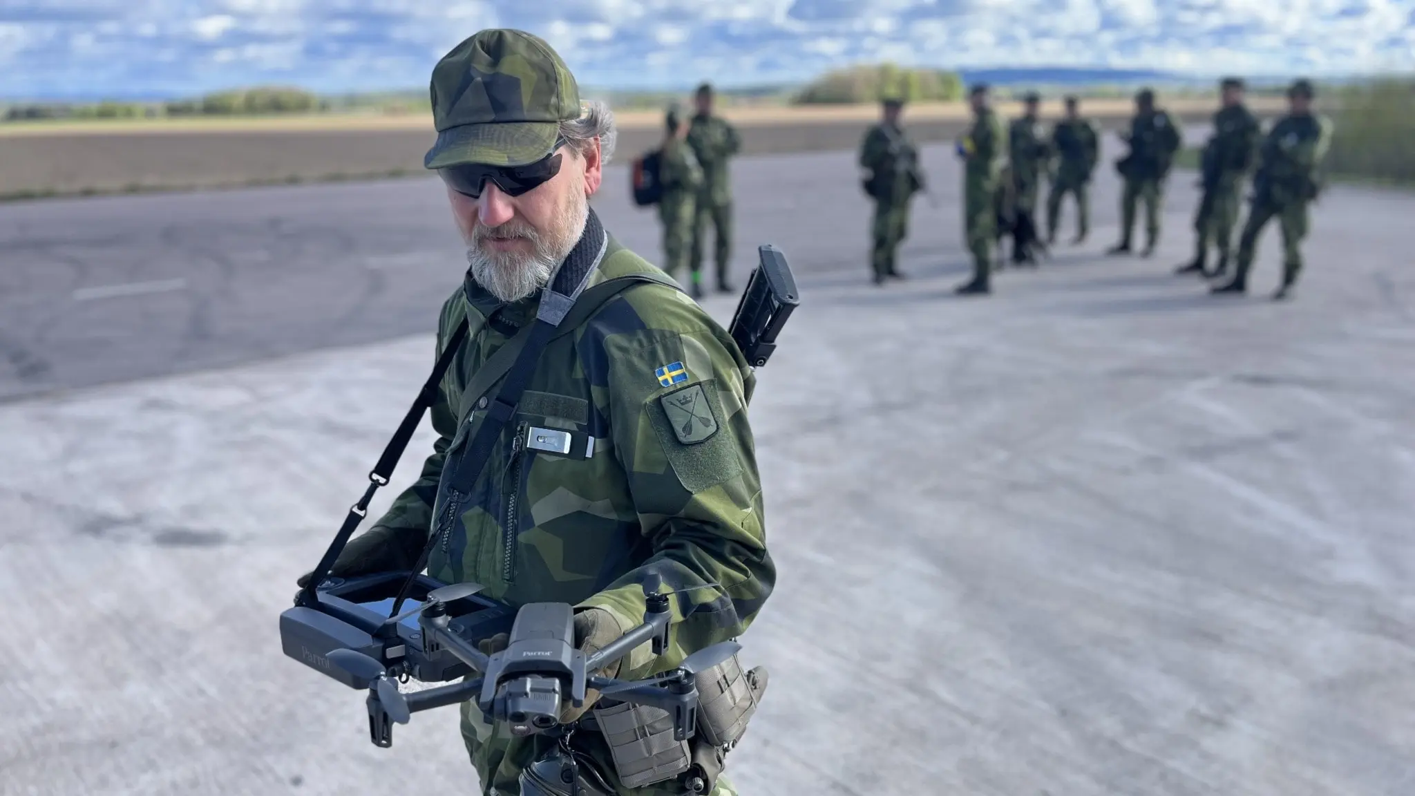 Hemvärnet satsar på drönare – Leif tog chansen att bli pilot | Sveriges ...