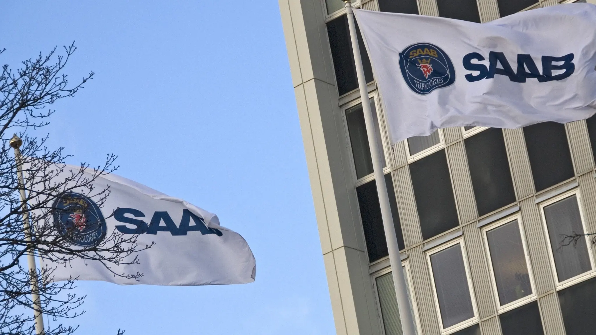Saab investing in AI-powered drone swarms | Sveriges Radio