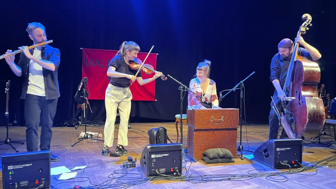 KONSERT: Floating Sofa Quartet fångar den nordiska själen | Folkmusiken ...