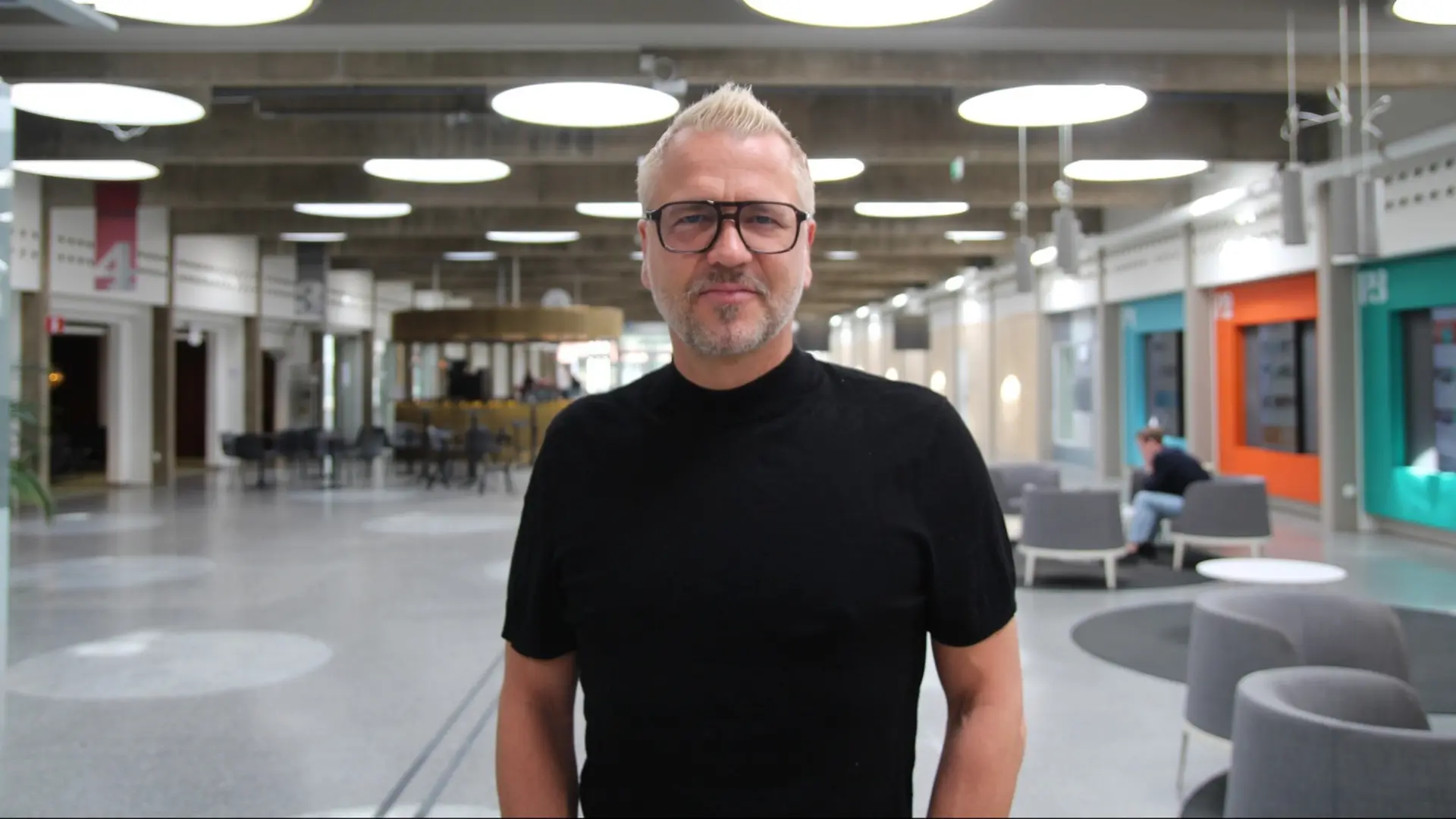 Ulf Ekberg: ”Tur att vi var unga och naiva” | P4 Extra – Gästen ...