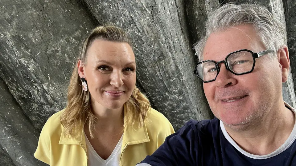 Sanna Nielsen gästar Micke Cederberg i P4 Musikmix! | P4 Musikmix ...