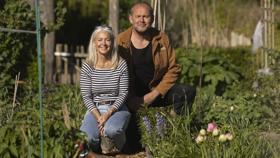 Trädgårdens godis - jordgubbar, krusbär och hallon | Trädgården med ...