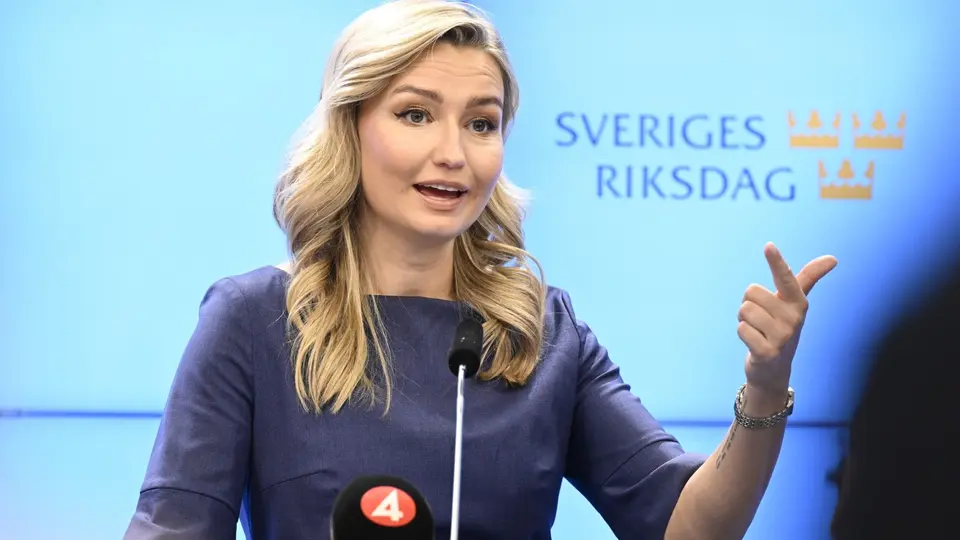 Kristdemokraterna vill flytta beslut till regeringen | Sveriges Radio