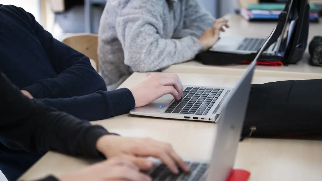 Skolverket: Digitala nationella prov kan dröja till 2031 | Sveriges Radio