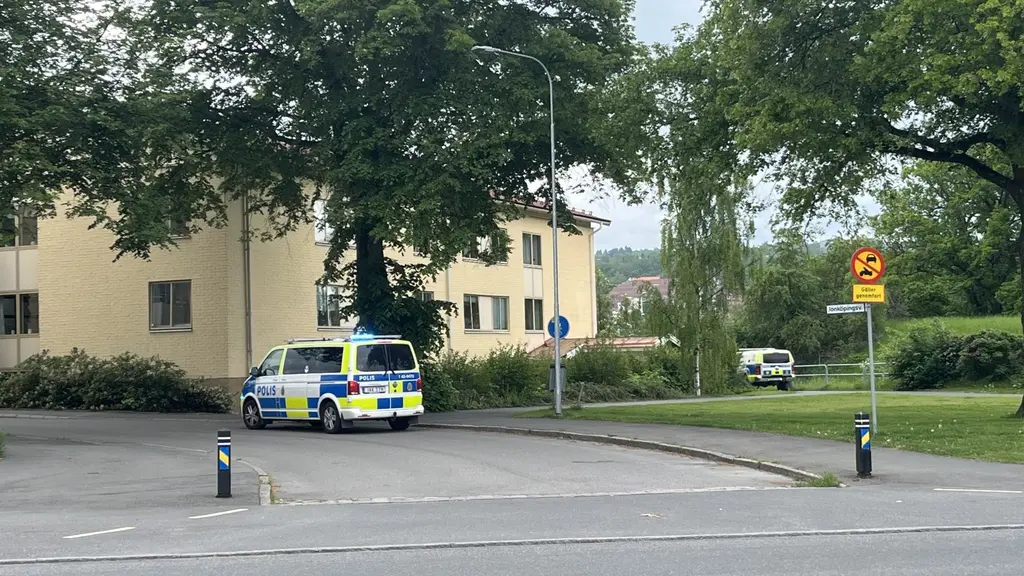 Kvinna ska ha blivit utsatt för brott – område avspärrat | Sveriges Radio