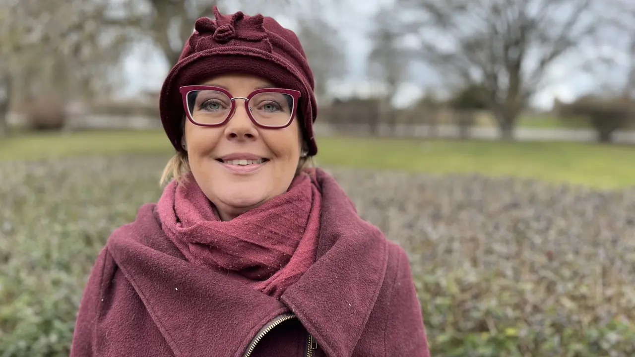 Andrea utsattes sexuellt – nu hjälper hon andra | Sveriges Radio