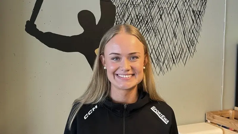 Guldhjälten förlänger – därför stannar Tilda Ström i SAIK | Sveriges Radio